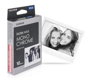 Polaroid Picture: Size & Format by Camera - ? Easy Guide